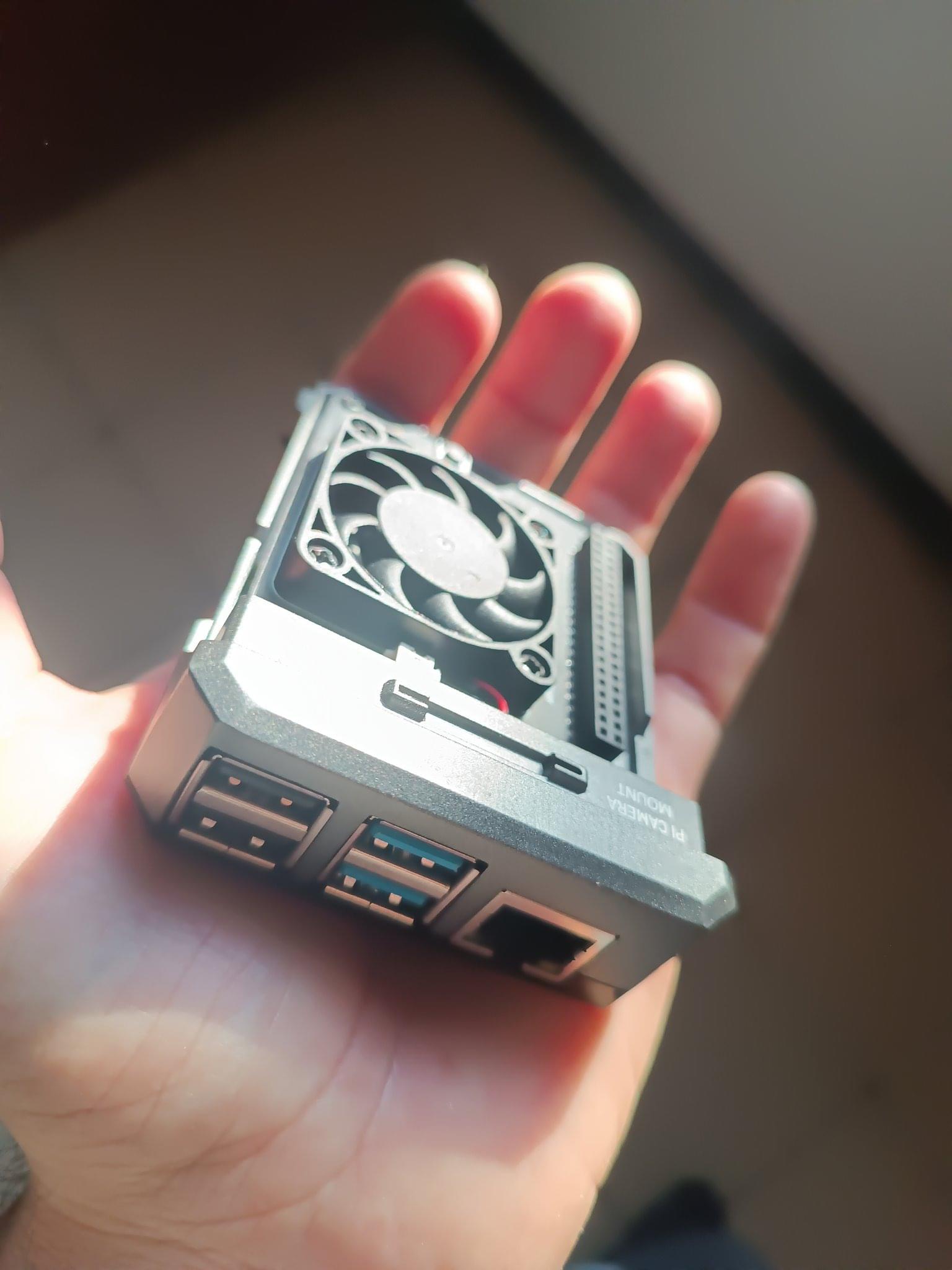 The Off Grid Computer & Communication Kit